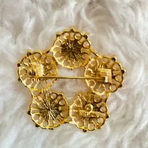 Sarah Coventry | Jewelry | Vintage Sarah Coventry Valencia Brooch And ...